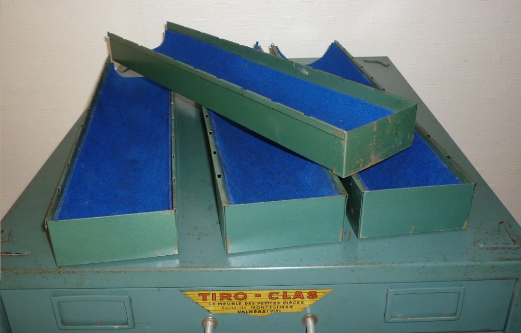 Meuble industriel en métal Tiro-Clas, 1950's - BROC' EN' GUCHE