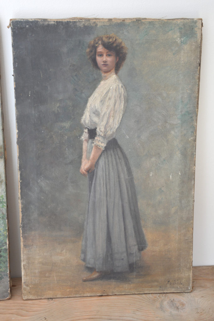 Paire de tableaux 1900 Erdès : femme habillée et nue - BROC' EN' GUCHE